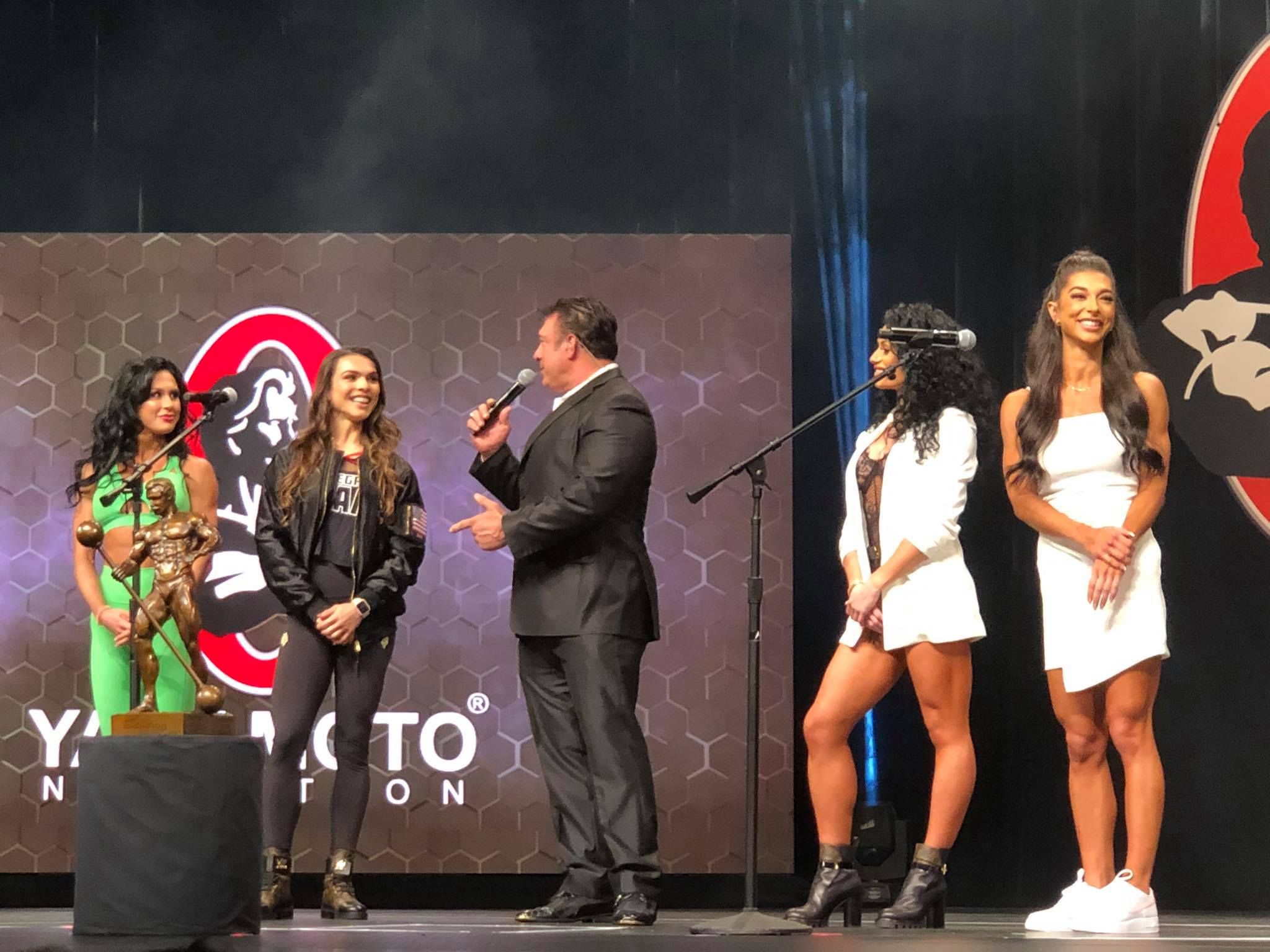 Ronnie.cz - Ashley Kaltwasser, Elisa Pecini, Bob Cicherillo, Jennifer ...