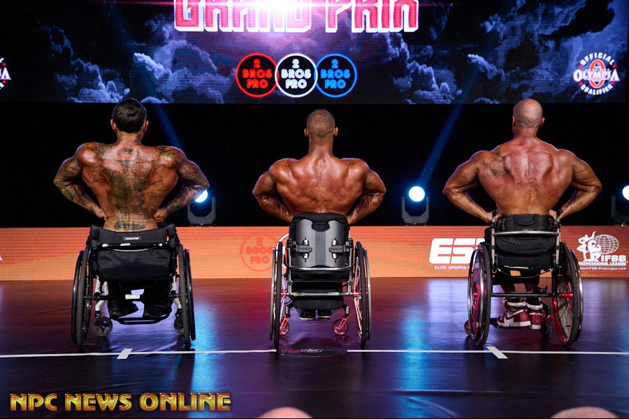 Ronnie.cz - Nick Hewitt, Blake Colleton, Gabriele Andriulli